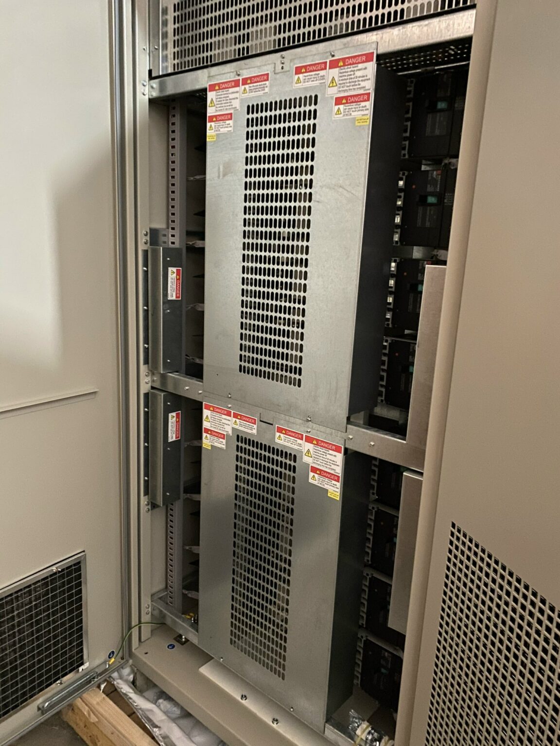 Cung cấp linh kiện Inverter TMEIC SOLAR WARE 1000 Việt Nam